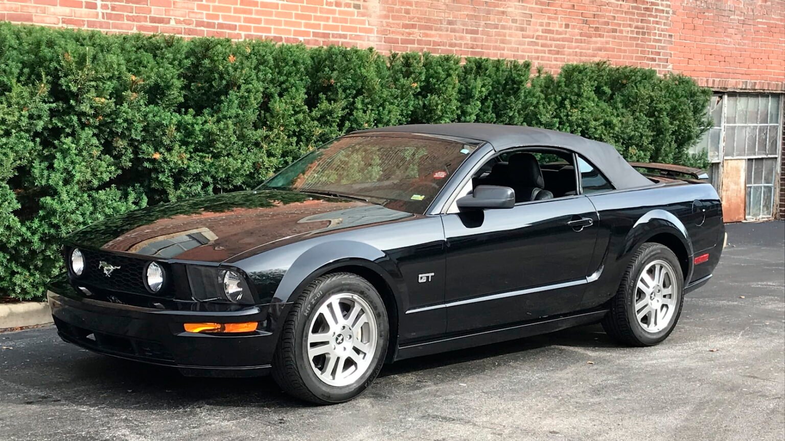 2006 Ford Mustang GT Specifications: Why It’s a True Muscle Car - Auto ...